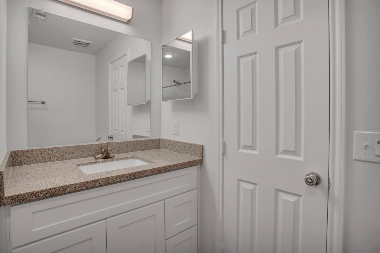 Studio, 1 & 2 Bedroom Apartments in Austin, TX | Floor Plans at Mission ...